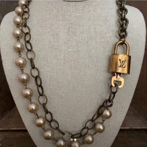 Erin Knight Designs | Jewelry | Padlock Pearl And Chain Necklace | Poshmark